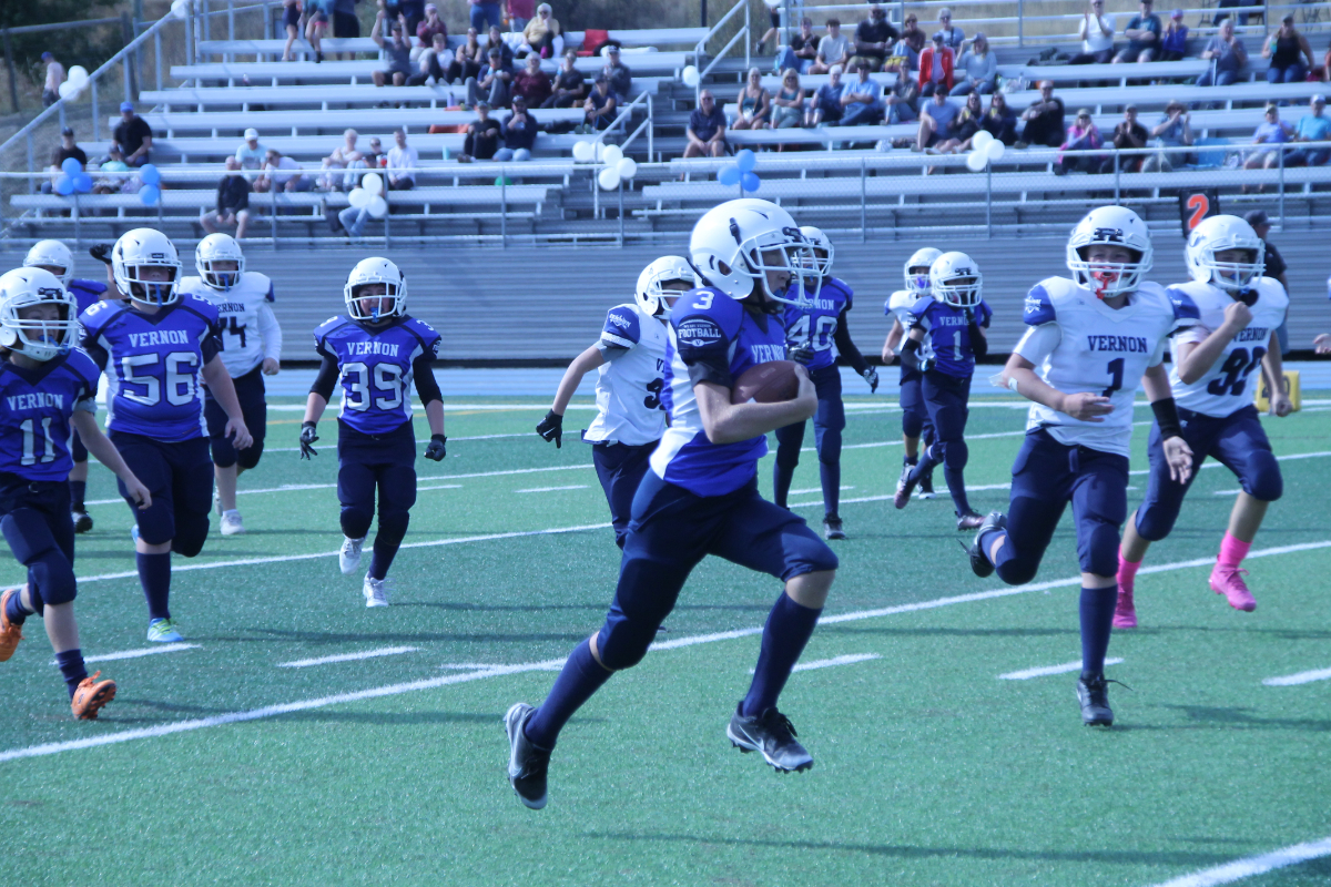Magnums roll to third straight U10 Vernon Minor Football win | Vernon ...